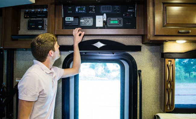 Best RV Thermostats – Digital, Duo Therm, Dometic, & More! – RV Expertise