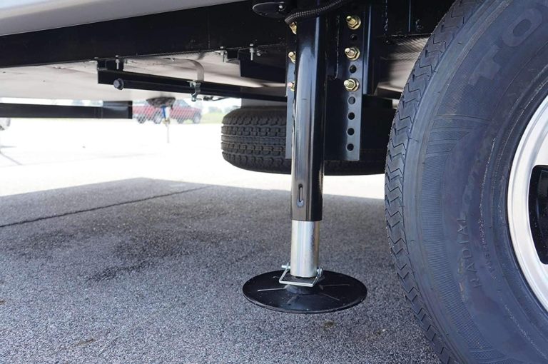 RV Leveling Jacks – A Complete Buyer's Guide