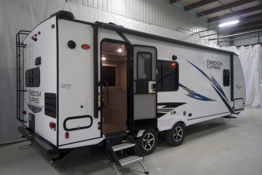 Best Rear Kitchen Fifth Wheels – RV Expertise
