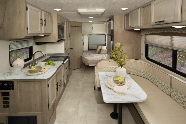 Best Class C Motorhomes – Complete Round-up – RV Expertise
