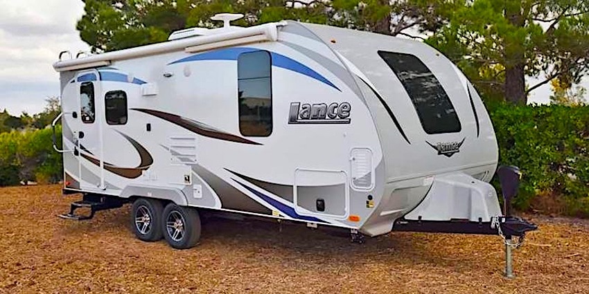 Best 4 Season Travel Trailers – Complete Review – RV Expertise