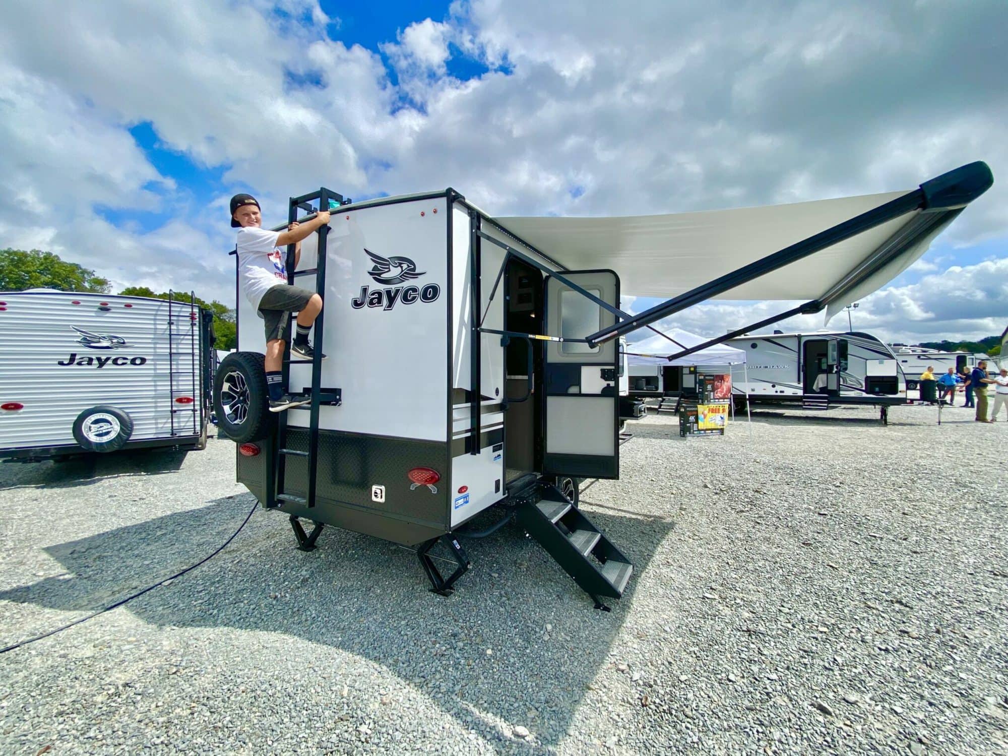 Best Luxury Travel Trailers – Top Guide – RV Expertise